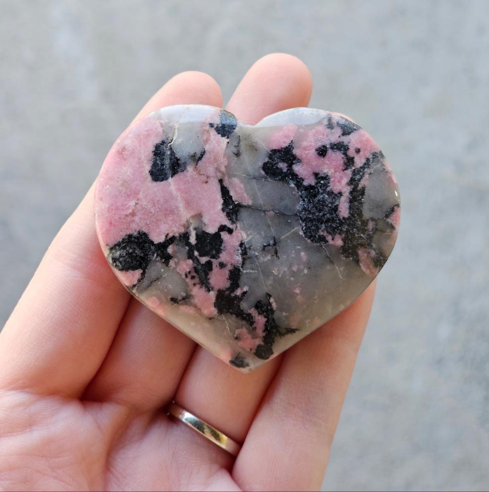 Rhodonite Heart – Simply Crystals