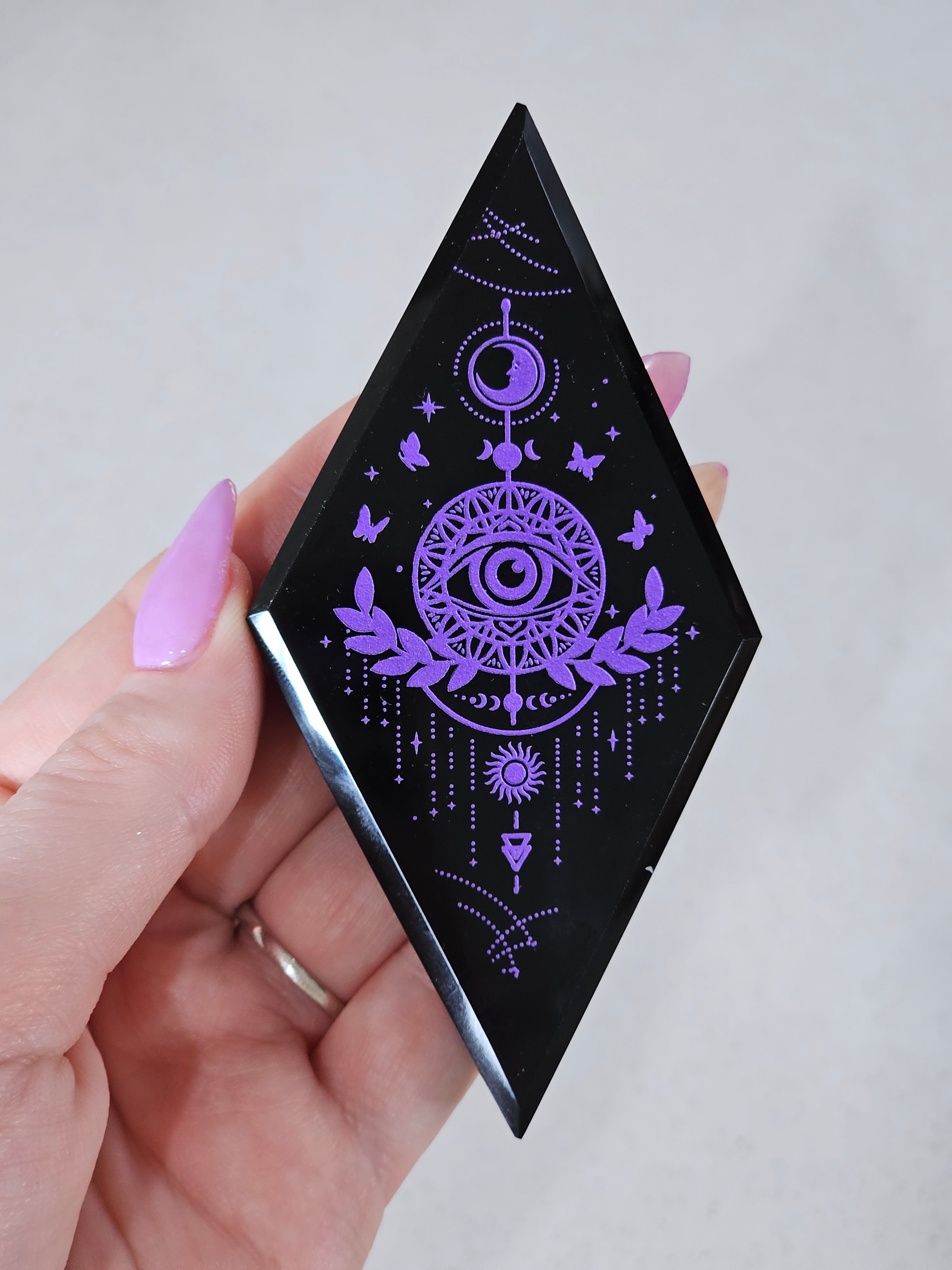 Black Obsidian Diamond On Stand – Simply Crystals